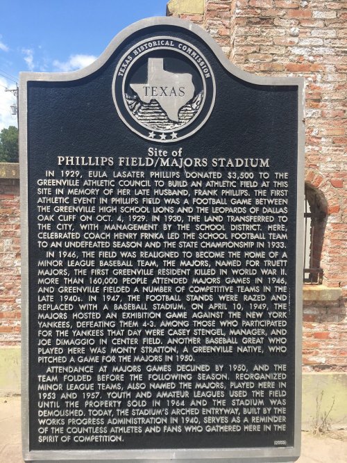 Majors Stadium In Texas Is An Abandoned Baseball Field