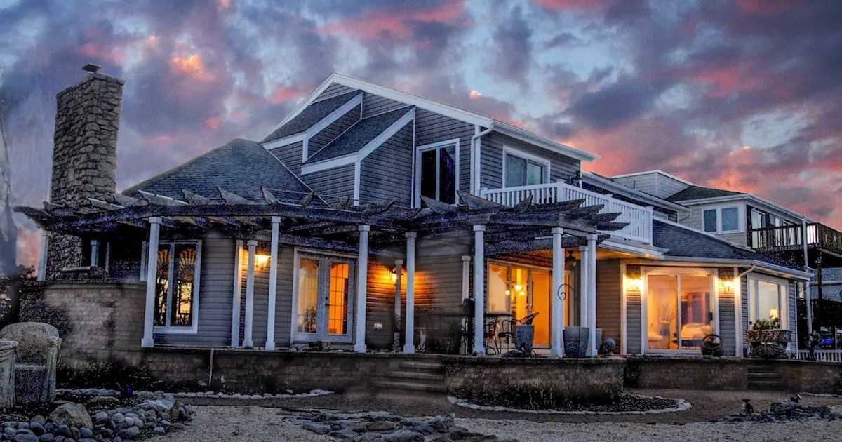 The 8 Best Waterfront Airbnbs In New Jersey For Spring & Summer
