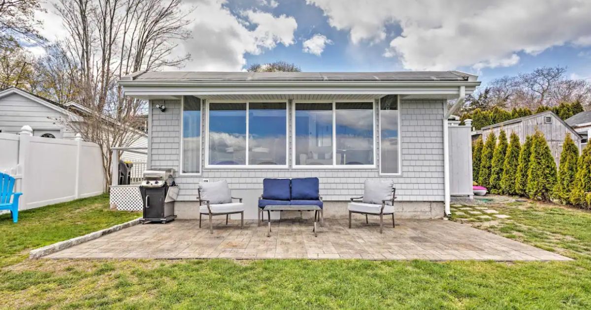 The Magnificent Waterfront Airbnb In Rhode Island That Is Perfect For A ...
