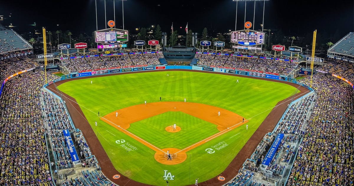 18 Iconic And Historic Sports Venues That Must Belong On Every Sports ...