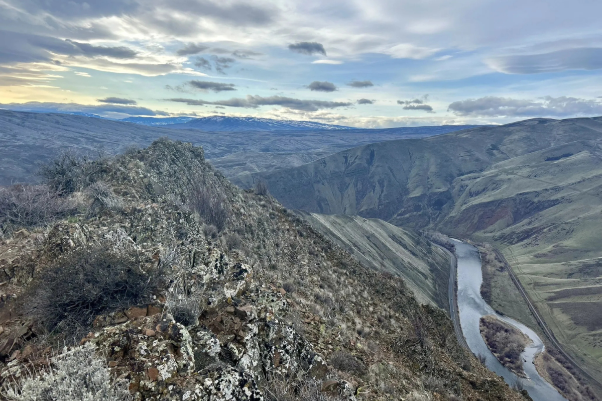 Most Beautiful Road Trip in Washington: WA-821 Along the Yakima River