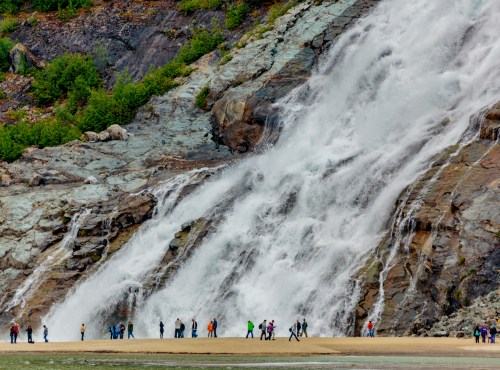 12 Best Waterfalls in Alaska