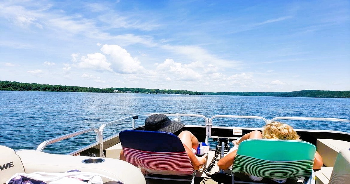 Epic Road Trip: 7 Of The Most Stunning Lakes In Arkansas