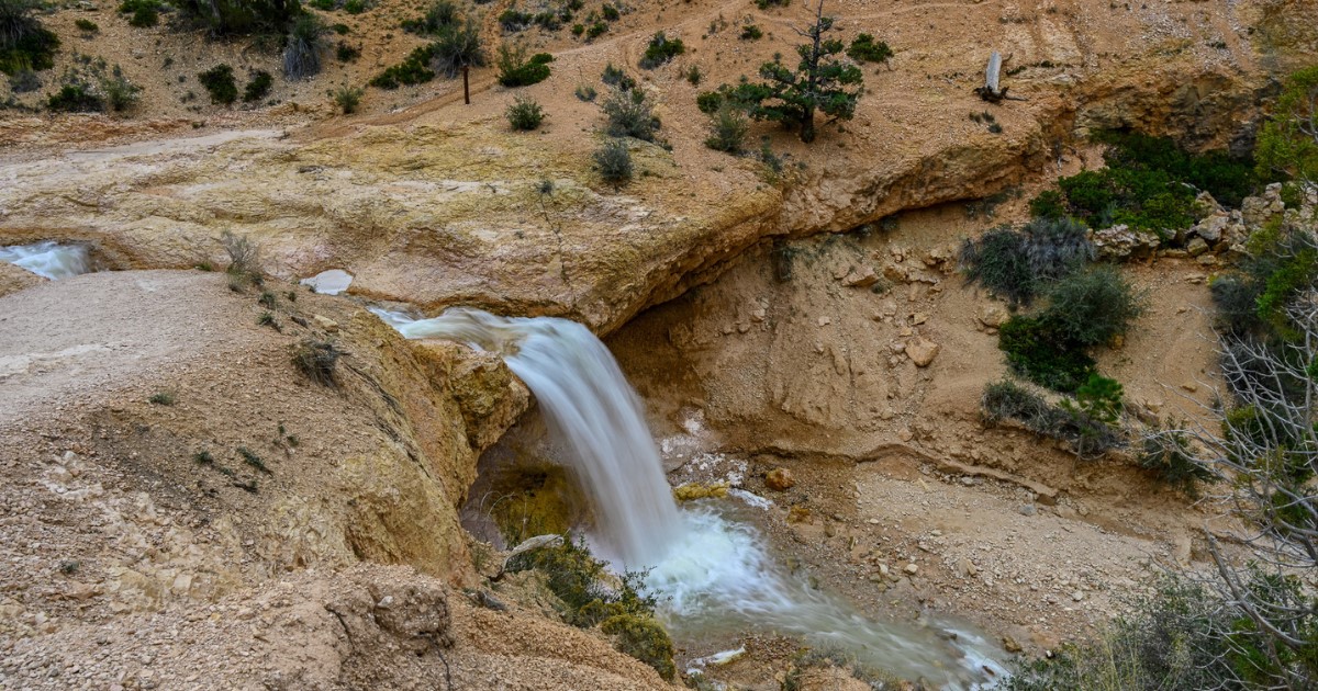 We’re Obsessed With This Utah Trail That Leads To An Incredible 40-Foot ...