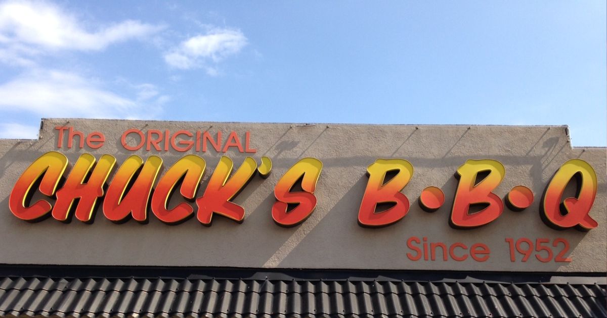 This Drive-Thru Barbecue Spot In Illinois Has Been Serving Delicious ...