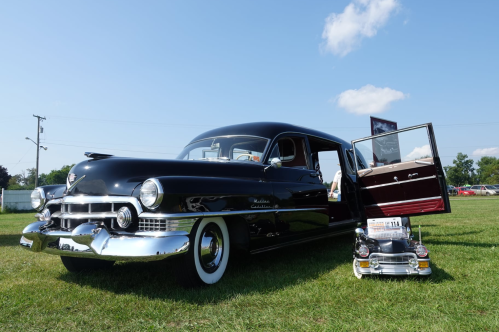 9 Christmas Towns in Michigan That Would Even Charm the Grinch