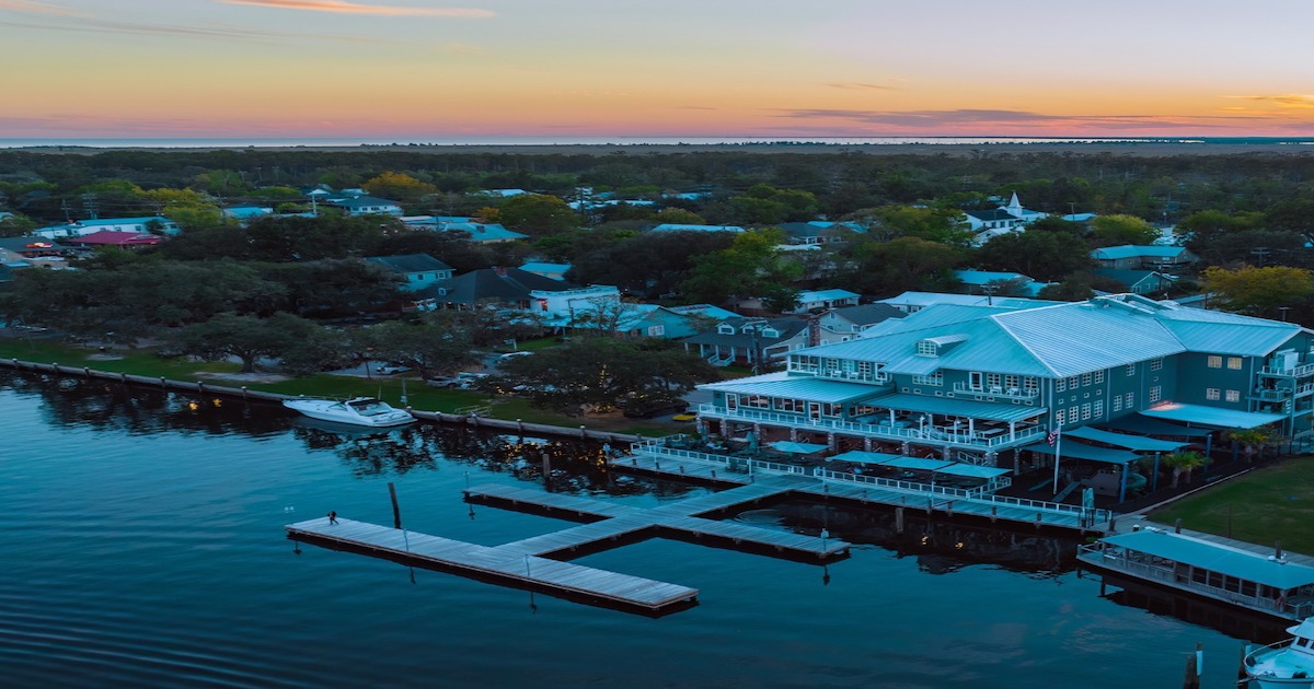 Best Waterfront Restaurant In Louisiana: Tchefuncte's Restaurant