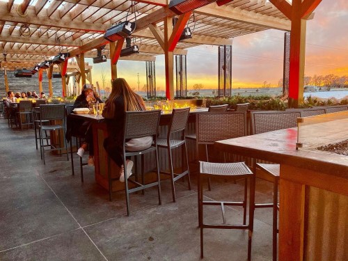 Cunningham's Journal On The Lake In Kearney, NE: Food & Views