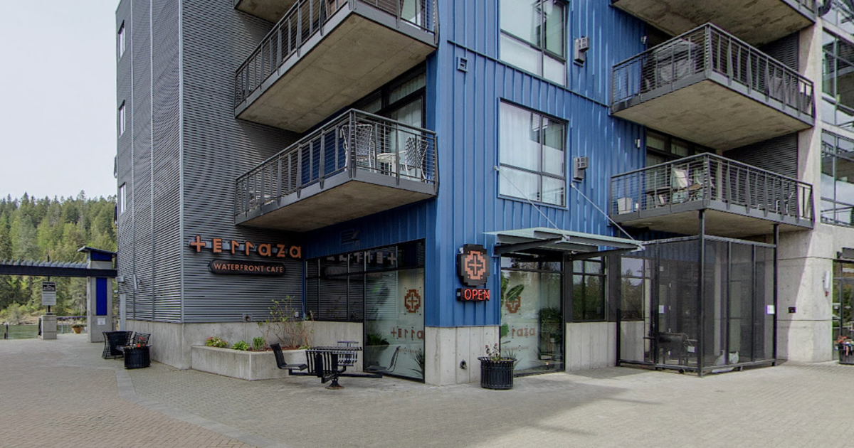 Terraza Waterfront Grill: Waterfront Restaurant In CDA, Idaho