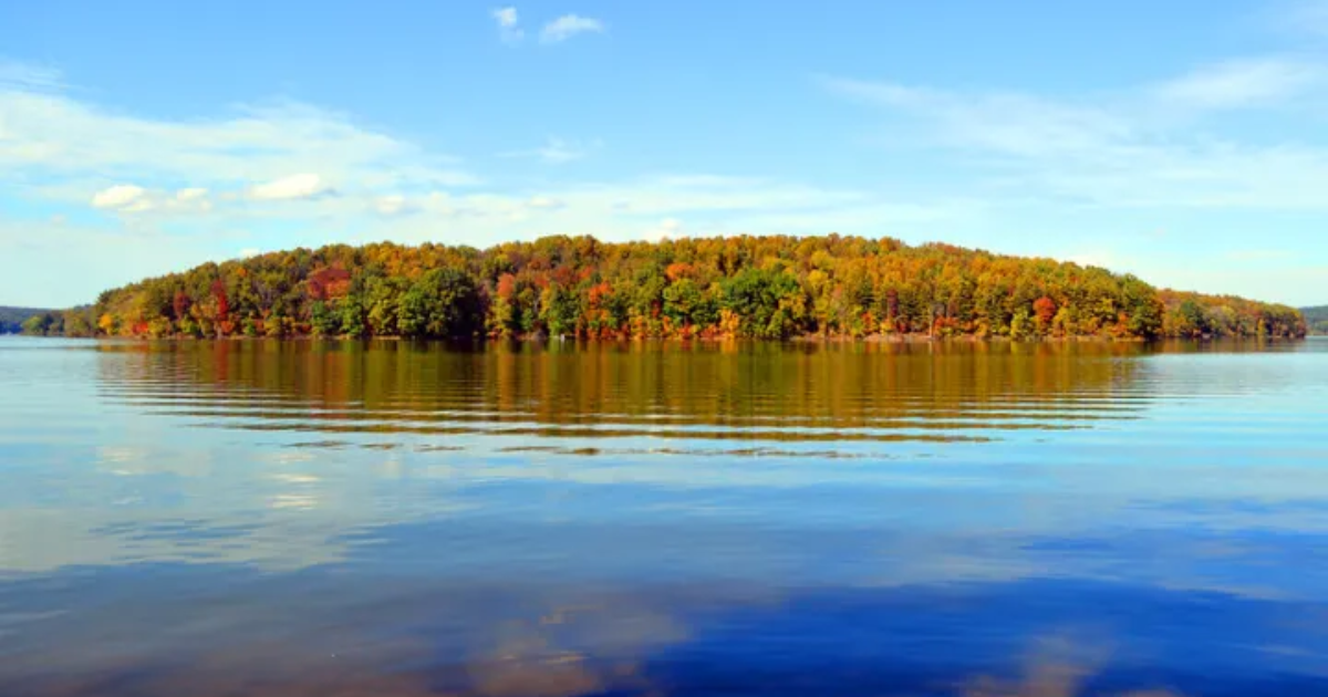 This Lake Is One Of The Most Underrated Fishing Spots In Ohio