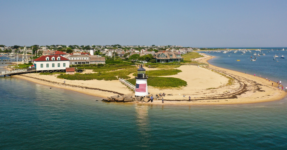 The Breathtaking Scenic Drive Through Massachusetts That Runs Along The ...