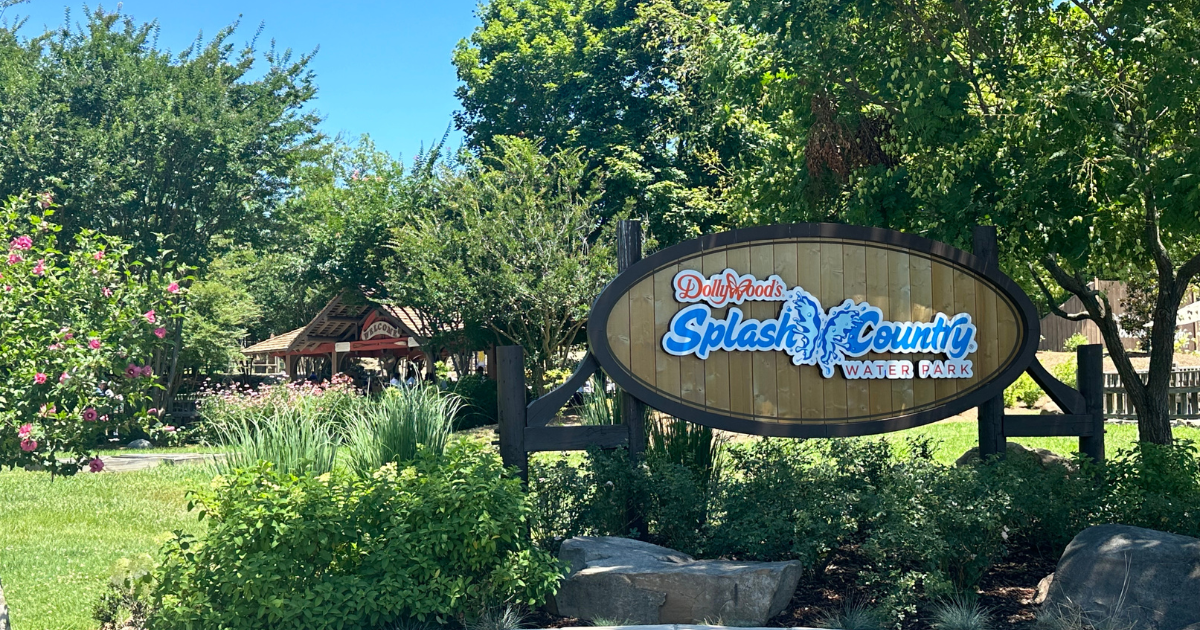 Our Adventure To Dollywood's Splash Country In Pigeon Forge