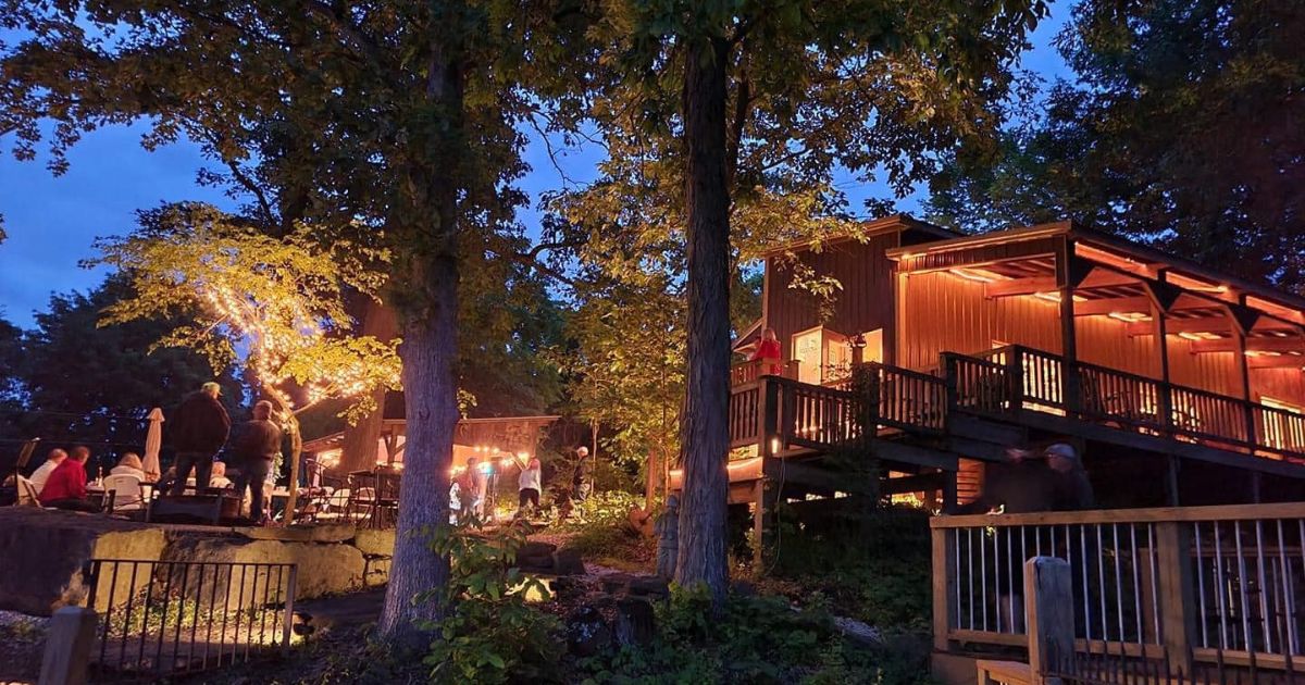 The Winery In Indiana That Features Overnight Accommodations For The ...