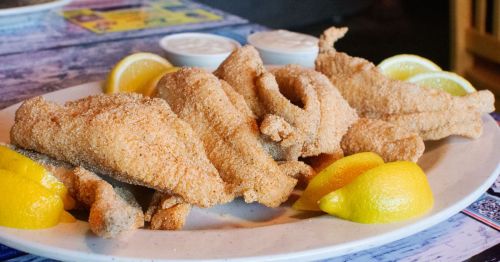 The Roadside Catfish Restaurant in Missouri Locals Swear By