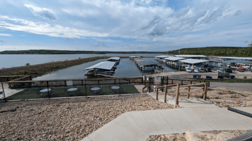 High Tide 21: Restaurant With A Pool In Perry, KS