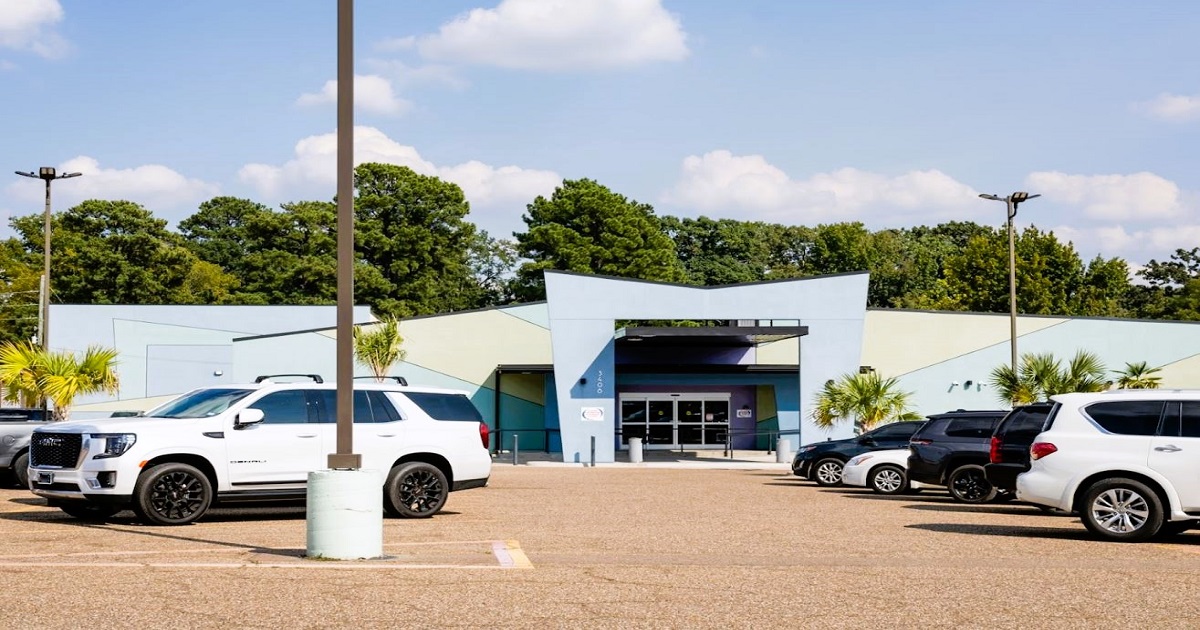 This Massive Entertainment Center In Arkansas Has Arcade Games, Bowling ...