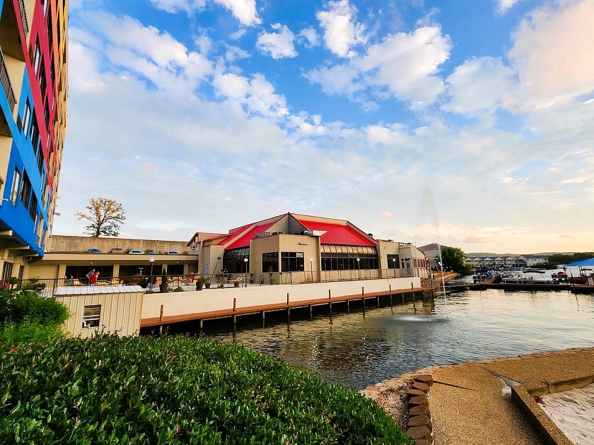 Lakefront Steakhouse In Arkansas: Back Porch Grill In Hot Springs