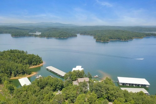 Explore Carters Lake: Georgia's Premier Outdoor Destination