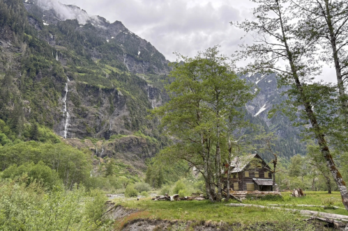 Take This Creepy Ghost Town Road Trip In Washington