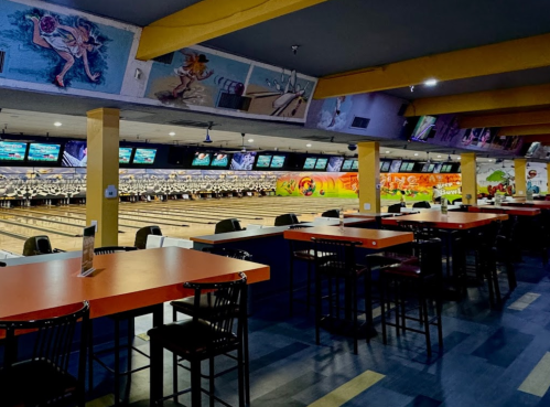 Let It Roll Bowl: Retro Bowling Alley In Arizona