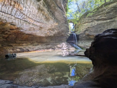 Illinois' Best Waterfall Trail Is Dells Canyon And Bluff Trail In Oglesby