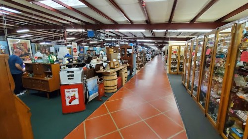 Massive Antique Mall In Texas: Antique Gallery Of Houston