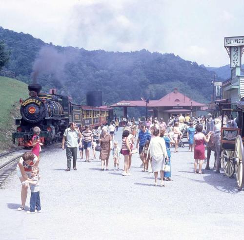 New Summer Adventure In North Carolina: Bullwhip At Tweetsie