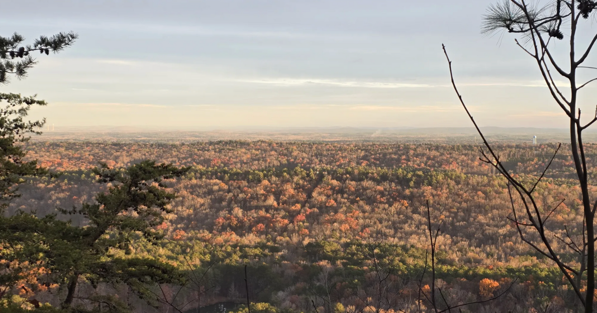 This 12.7-Mile Hiking Trail in Alabama is a Fall Foliage Wonderland