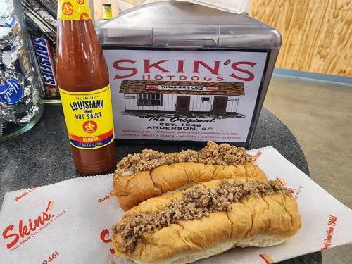 Discover Skins' Hot Dogs: A South Carolina Classic