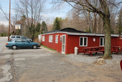 Discover Flo's Steamed Hot Dogs in Maine