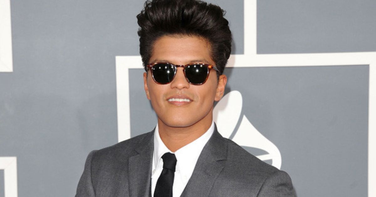 Famous Celebrities Born in Hawaii