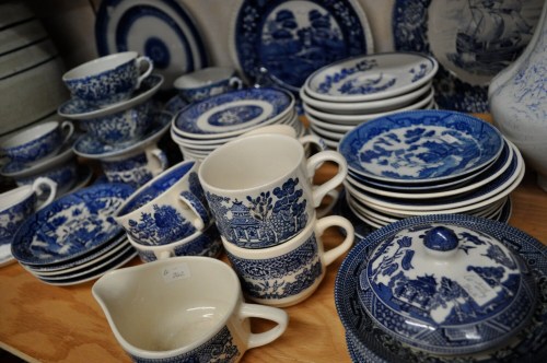 Discover Quechee Gorge Village: Antiquing & Dining in Vermont