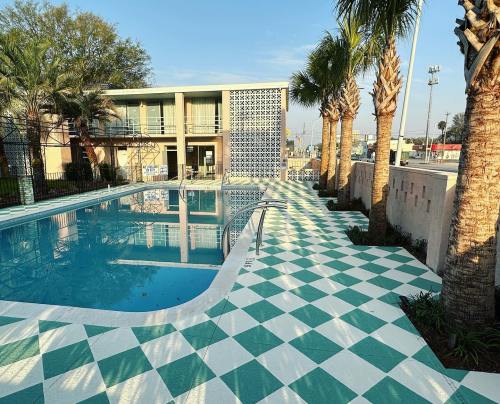 Unique Places To Stay in Charleston: The Starlight Motor Inn