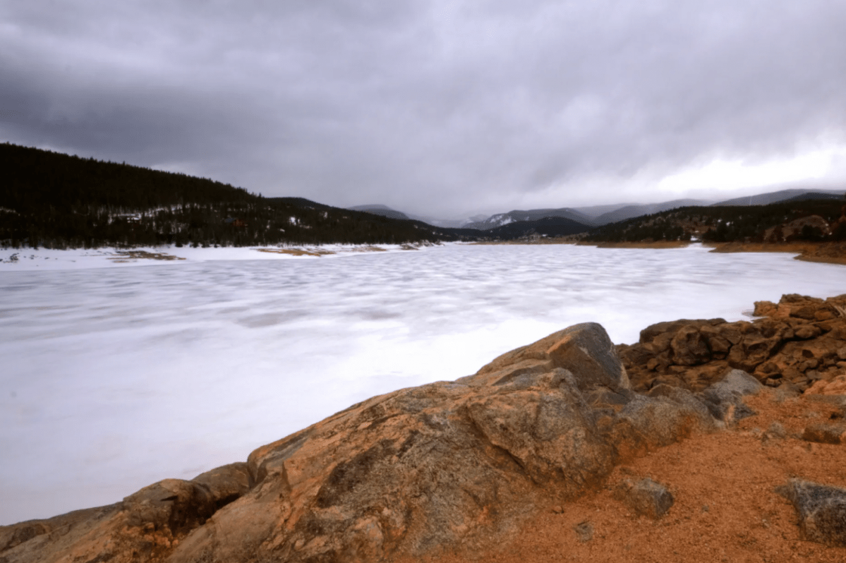 Frozen Ice Waves in Colorado Are a Wintertime Phenomenon