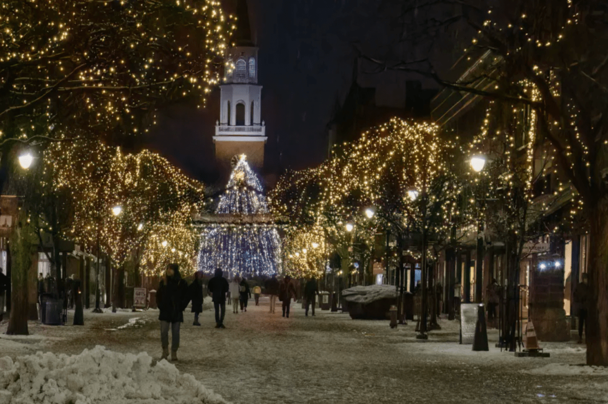 8 Best Vermont Christmas Towns That Are Full of Holiday Cheer