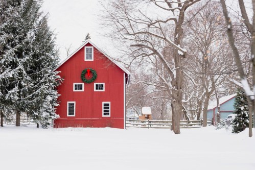 The 11 Best Christmas Towns in Illinois