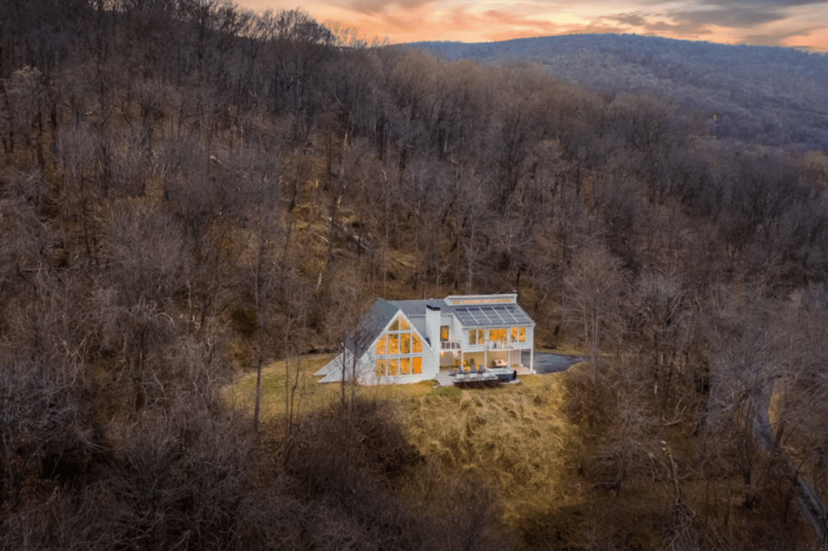 Best Winter Getaway Cabin in VA: Modern Airbnb With a Private Sauna
