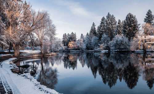 13 Best Christmas Towns in Oregon