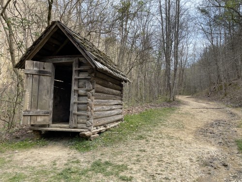 Laurel Run Falls: A Simple Waterfall Hike in Tennessee