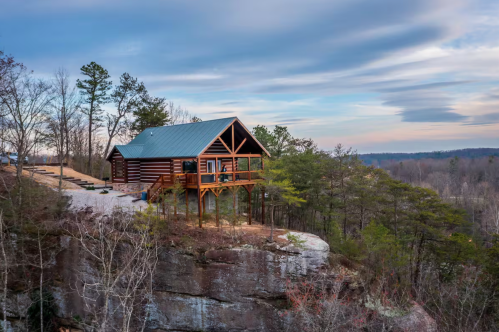 Mountain Cabin Rentals in Kentucky: This Cliffside Cabin is a Cozy ...