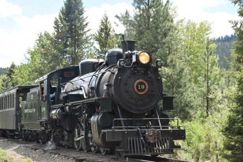 5 Scenic Train Day Trips in Oregon