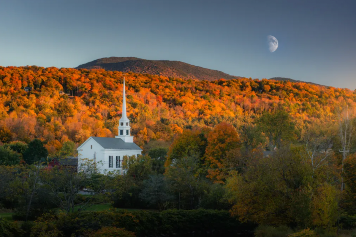 Explore These 12 Small Towns In Vermont This Year