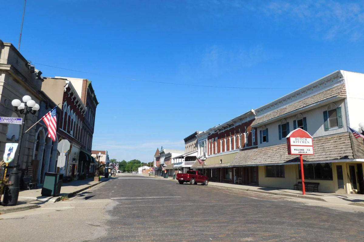 This Enchanting and Historic Town in Illinois Is the Perfect Day Trip ...