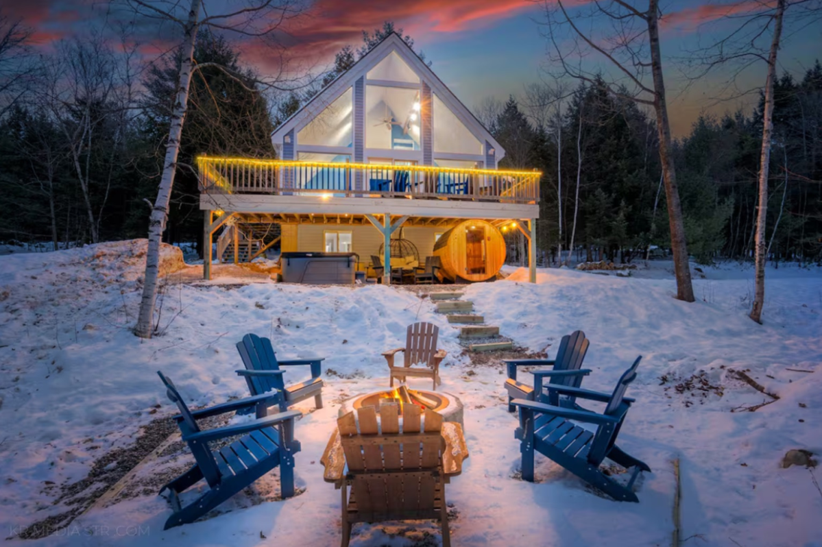 Cozy Winter Getaway: Snow-Covered Airbnb in Maine