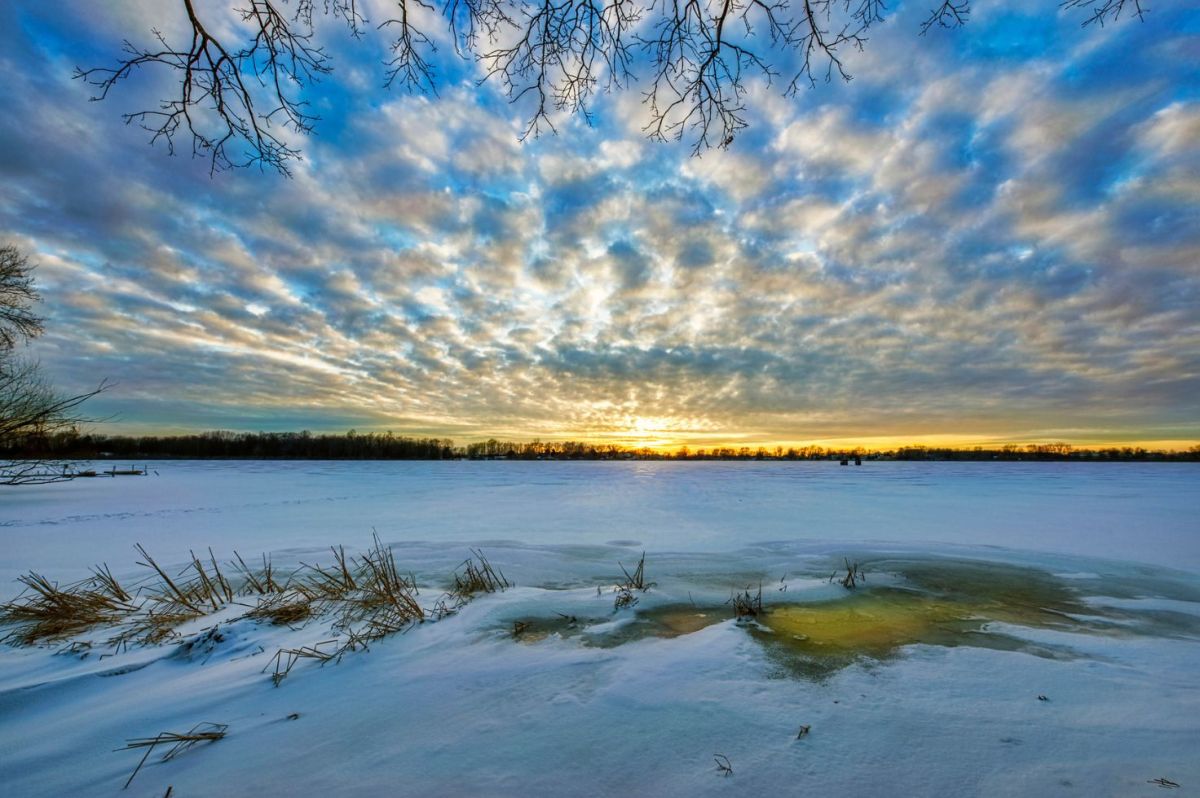Shipshewana Lake in Indiana Allows Nature’s Beauty To Freeze in Time