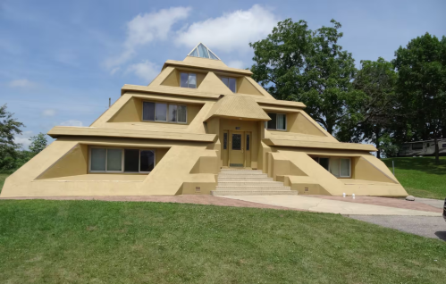 These Are the 25 Best Things Still to Do in Iowa in 2025