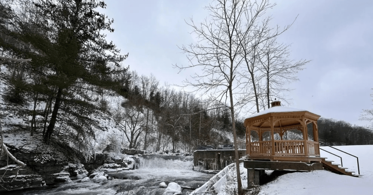 This New York Landscape Turns Into a Serene Frozen Wonderland During Winter
