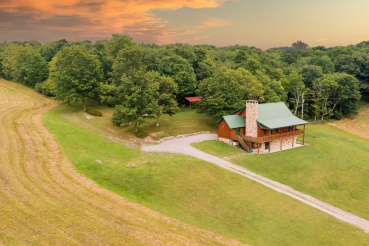 Best Cabins in Pennsylvania: 14 Cozy Rentals For Every Budget