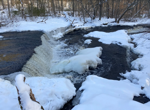 The Most Romantic Valentine’s Day Hikes You’ll Find in Rhode Island