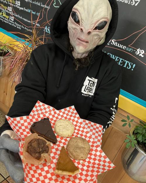 Even Meat Lovers Will Fall for the Menu at This Plant-Based Spot in ...